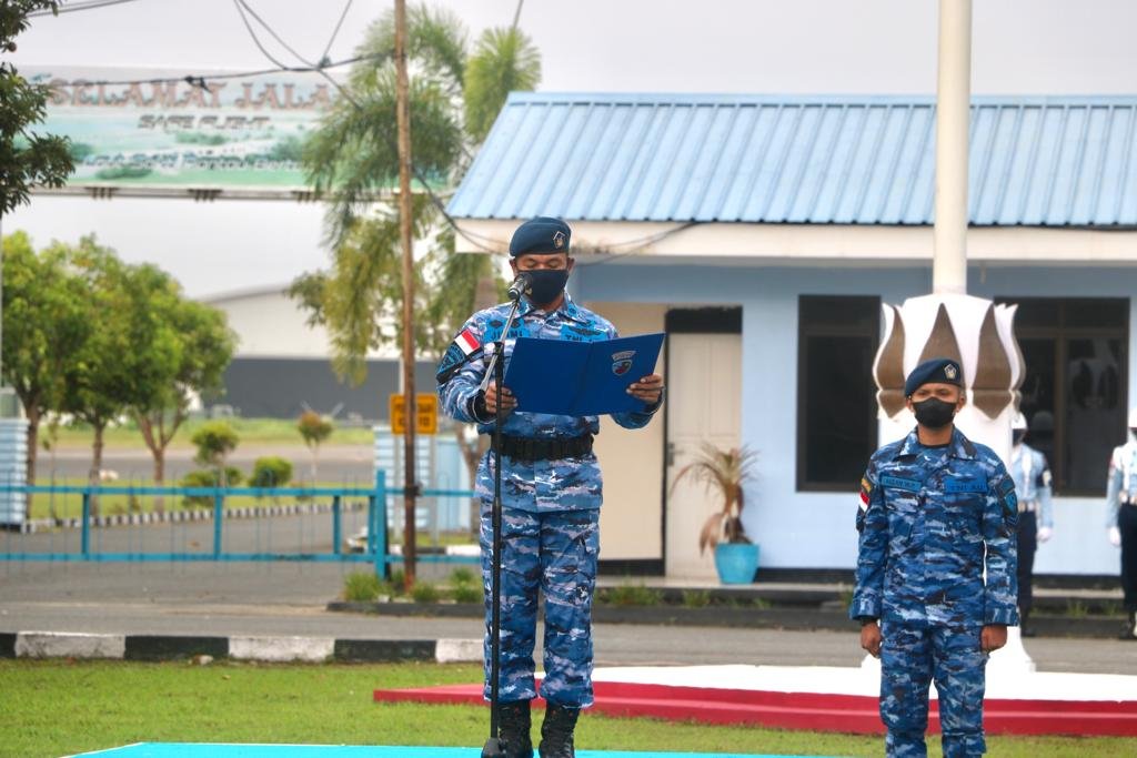 Kadis Operasi Lanud Raden Sadjad Pimpin Upacara 17-an - Lihat Kepri