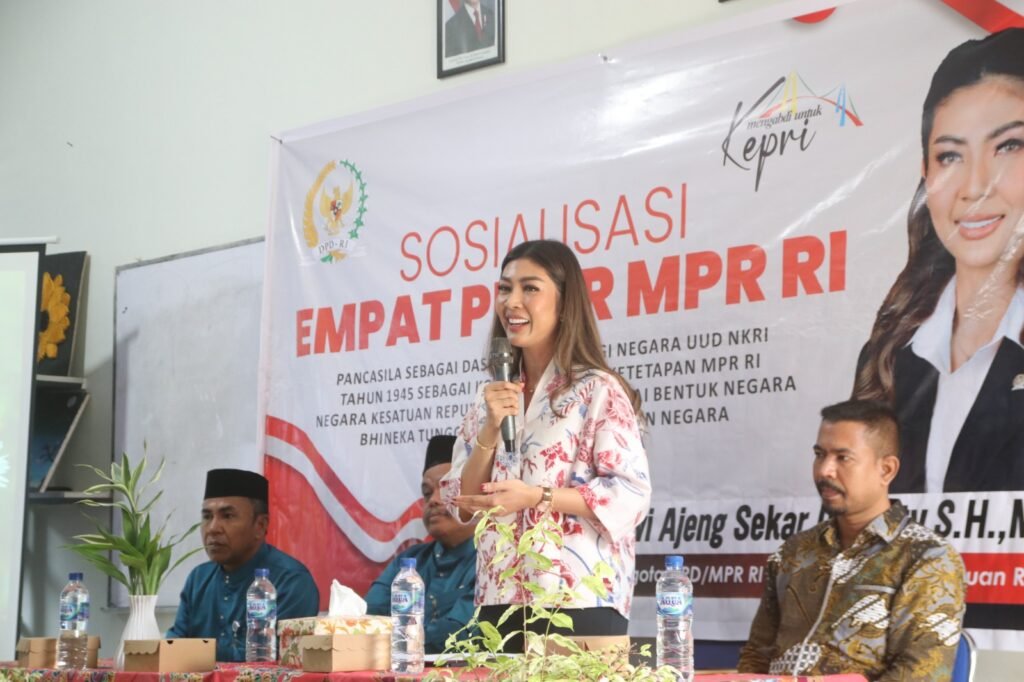 Sosialisasi Empat Pilar MPR RI di SMAN 16 Batam: Bangun Karakter Pelajar yang Cerdas dan Tangguh ...